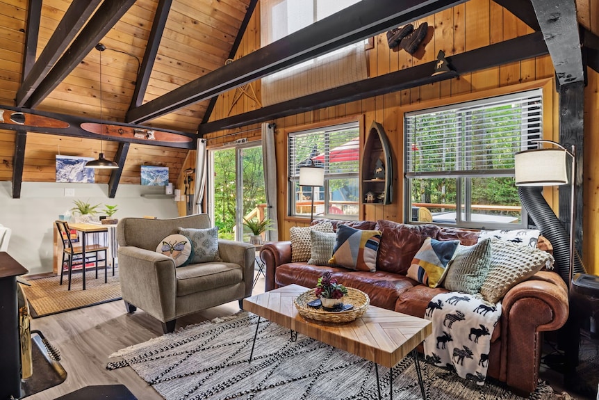 Retro A-frame Hot Tub Firepit Stevens Pass - カスケード山, WA