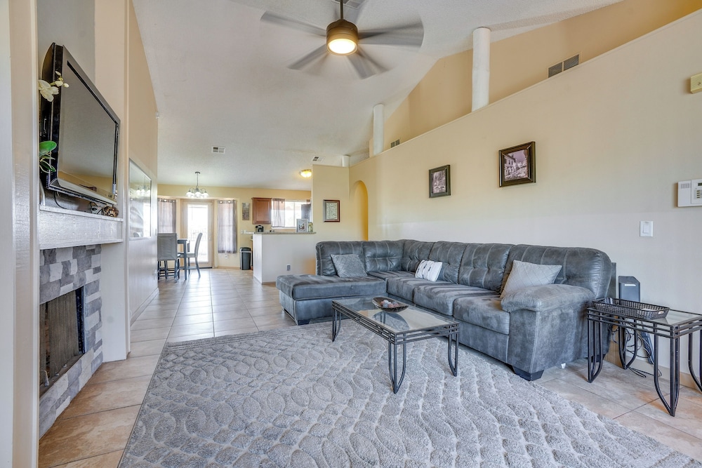 Phoenix Home W/ Pool < 1 Mi To Camelback Ranch! - Glendale, AZ