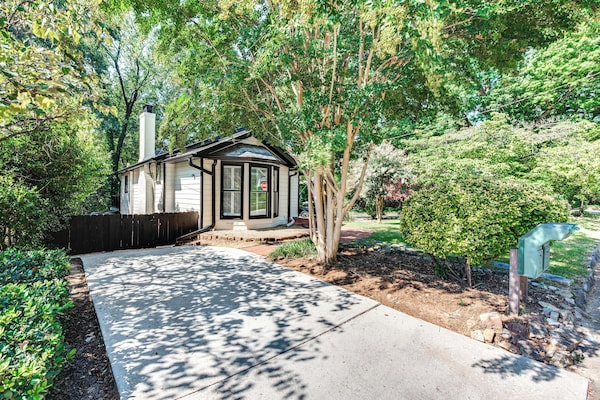 Patio & Outdoor Dining! Atl Retreat Near World Cup - Atlanta, GA