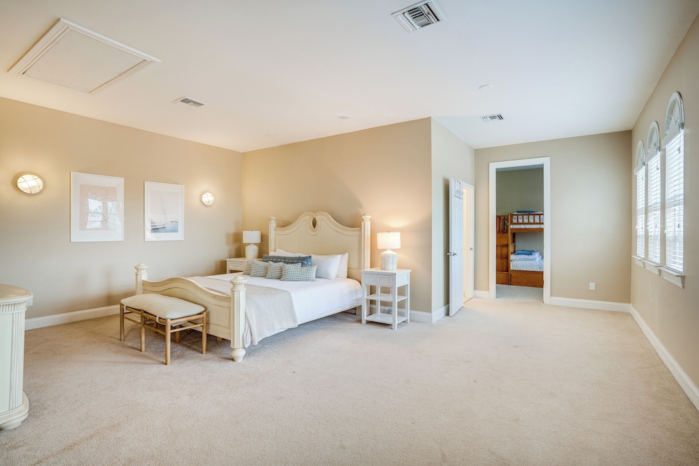 Pool & Boat Dock: Pet-friendly Cape Coral Home - Sanibel Island, FL