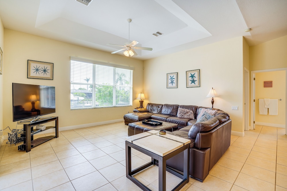 Cape Coral Home On Caloosahatchee River W/ Pool! - Fort Myers, FL