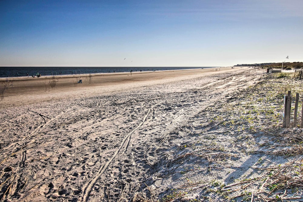 Hilton Head Vacation Rental: Private Beach Access! - Bradley Beach, SC