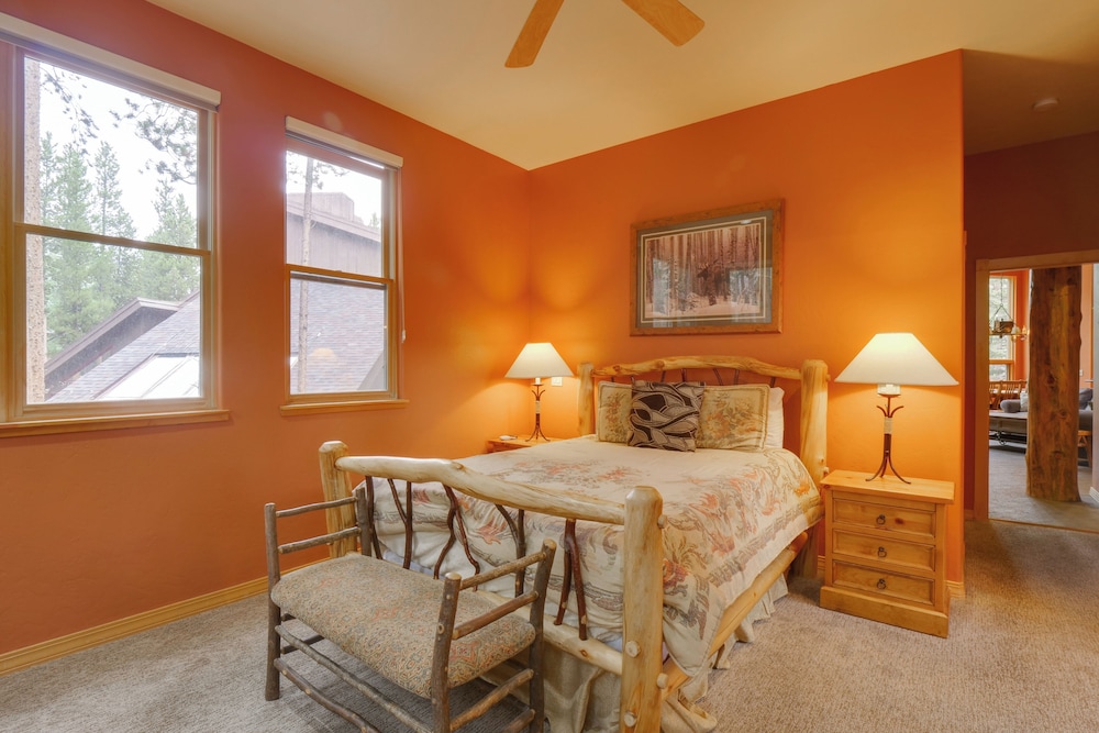 Hot Tub & Ski Shuttle: Rustic Breckenridge Retreat - Breckenridge, CO