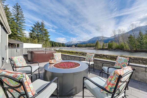 Riverfront Home W/ Deck, Near Mount Rainier! - White Pass, WA