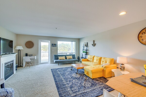 Westport Vacation Rental: Walk To Beach! - Westport Light State Park, Westport