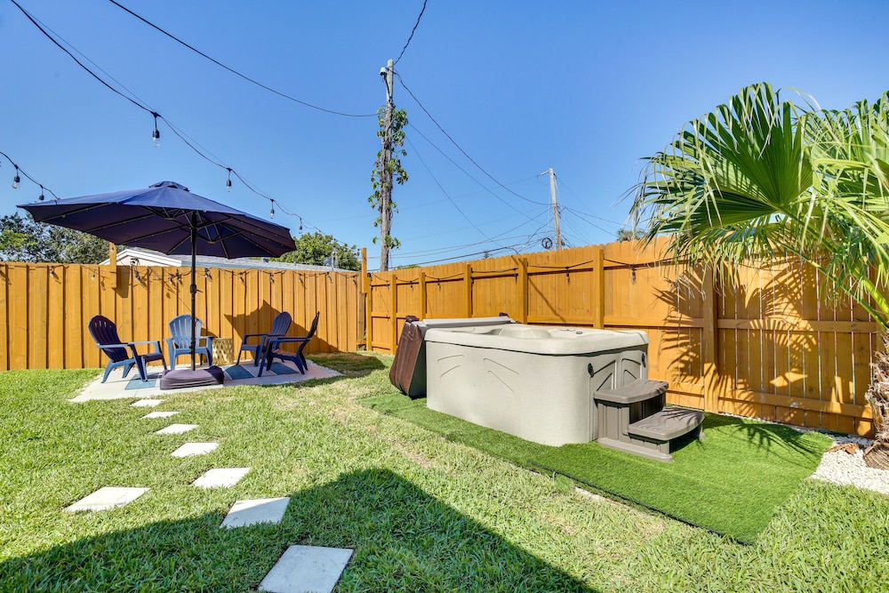 Fenced Yard + Hot Tub: Pompano Beach Vacation Home - Caribbean