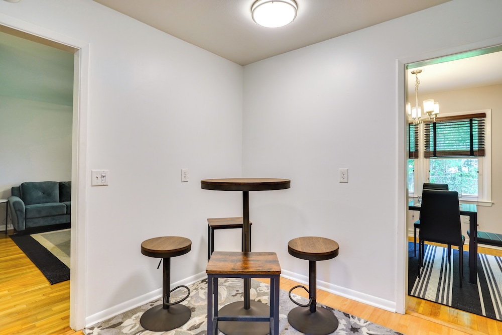 Charleston Vacation Home 6 Mi To Downtown & Beach! - Charleston, SC