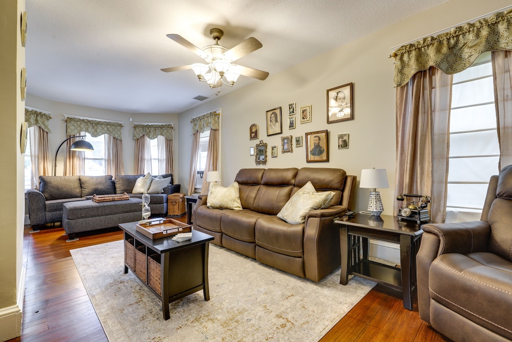 Cozy Springfield Vacation Rental Near Downtown - Springfield, MA