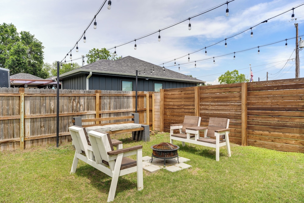 Updated New Braunfels Home W/ Fire Pit! - New Braunfels, TX