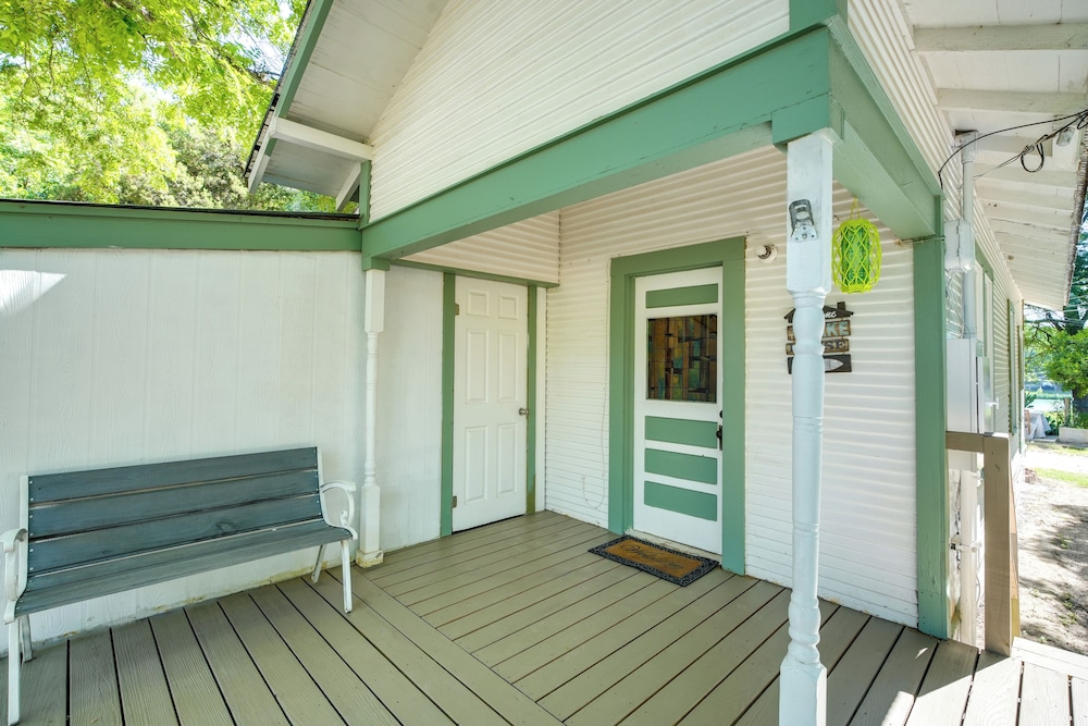 New Braunfels Vacation Rental On Lake Dunlap! - New Braunfels, TX