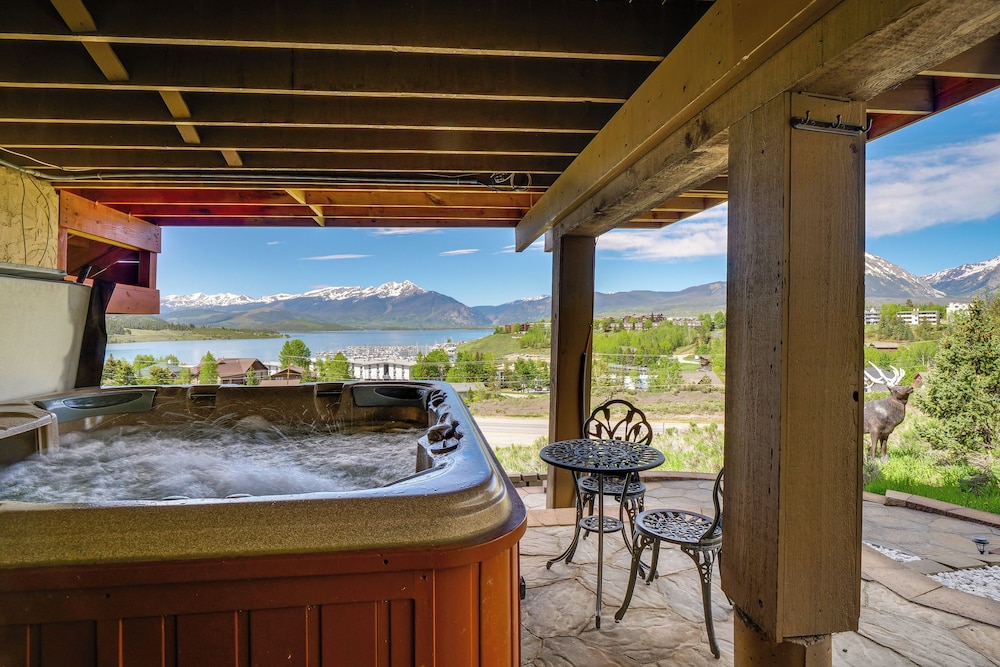 Hot Tub & Views: Summit County Ski Getaway! - Silverthorne, CO