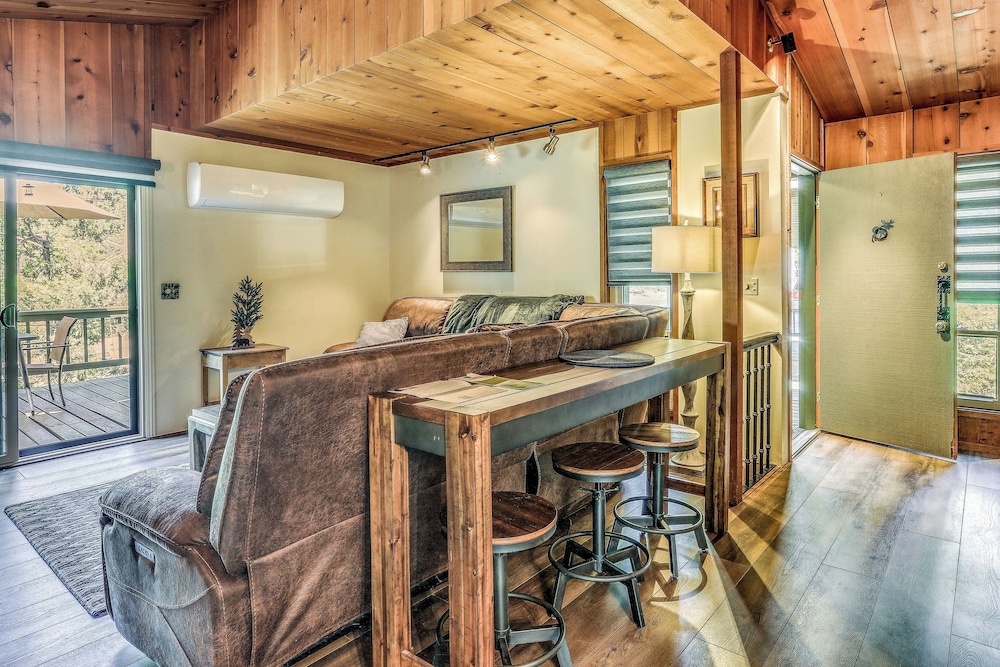 3 Mi To Shaver Lake: Cozy 'Bears Hideaway' Cabin! - Shaver Lake, CA