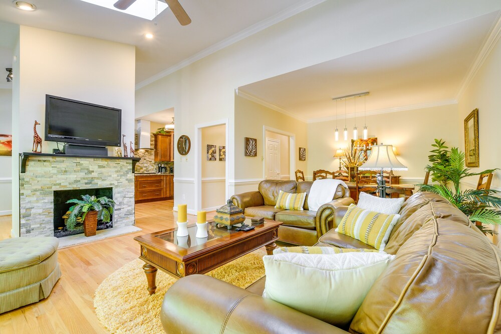 North Raleigh Vacation Rental ~ 8 Mi To Downtown! - Raleigh, NC