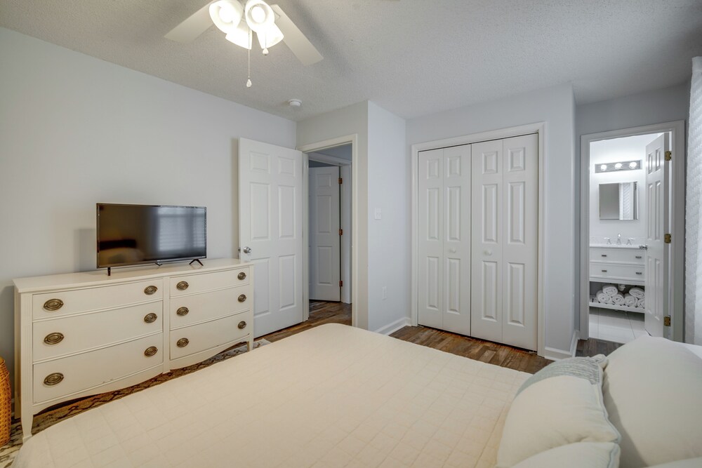 Pet-friendly Villas Vacation Rental: Walk To Bay - Cape May, NJ