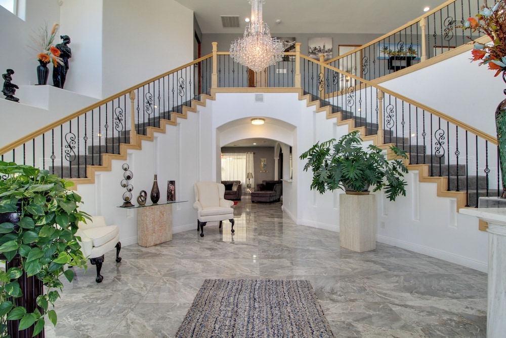 3 Mi To Rio Grande: Albuquerque Home W/ Balcony - Rio Rancho, NM