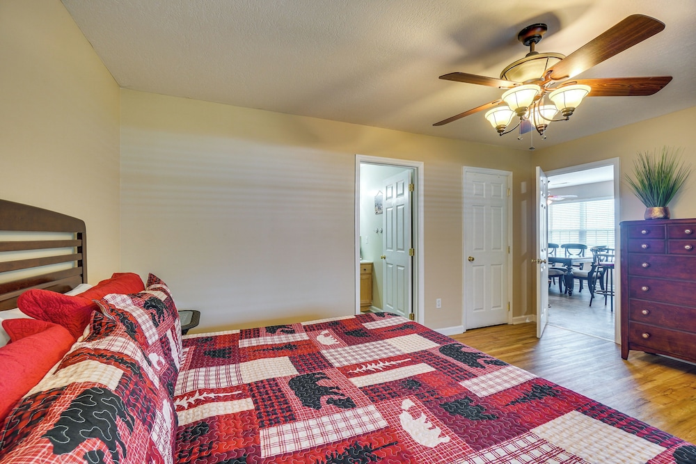 Pigeon Forge Home W/ Screened Porch, 3 Mi To Town! - Pigeon Forge, TN