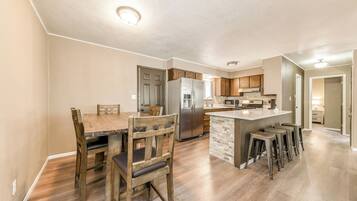 Casa (2 Bedrooms) | Interior