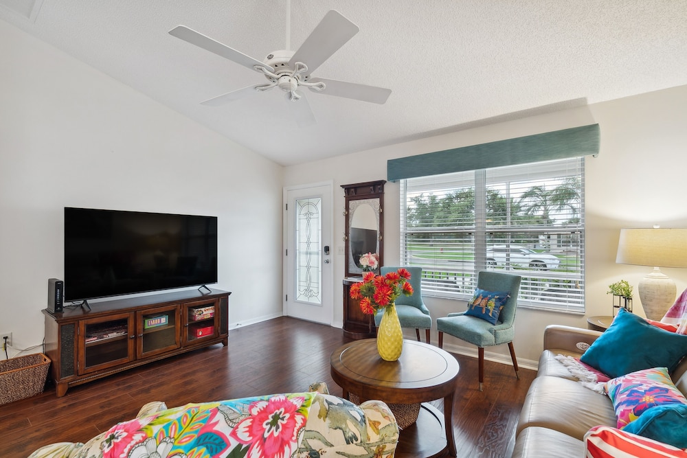 Charming Villages Home W/ Lanai & Golf Cart! - The Villages, FL