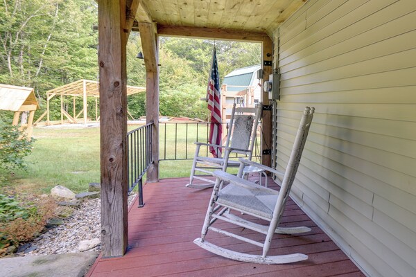 Meredith Home W/ Deck: 6 Mi To Lake Winnipesaukee! - Laconia, NH