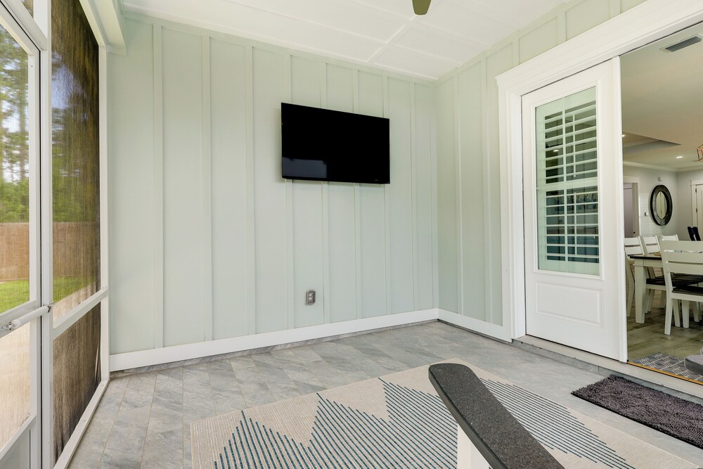 Bright Foley Home W/ Patio - 7 Mi To Wharf & Beach - Foley, AL