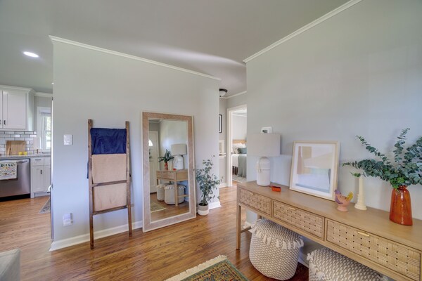 Stylish Tulsa Home W/ Modern Updates! - Tulsa, OK