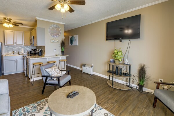 North Topsail Beach Vacation Rental W/ Balcony! - Sneads Ferry, NC