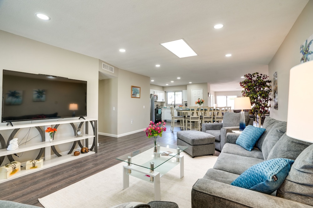 Sun City West Home In 55 + Community Near Golf - Glendale, AZ