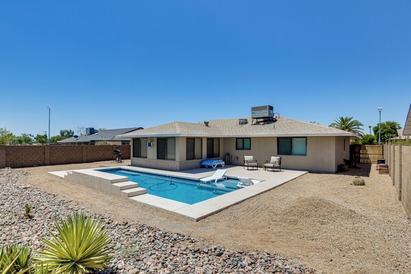 Sun City West Home In 55 + Community Near Golf - Glendale, AZ