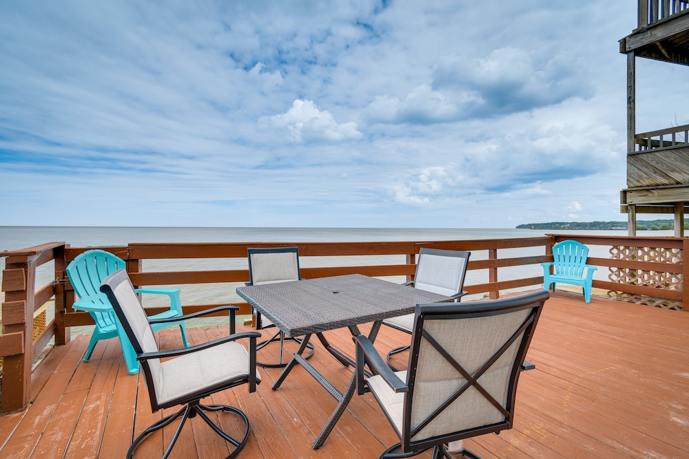 Cozy Irondequoit Home On Lake Ontario! - Rochester, NY