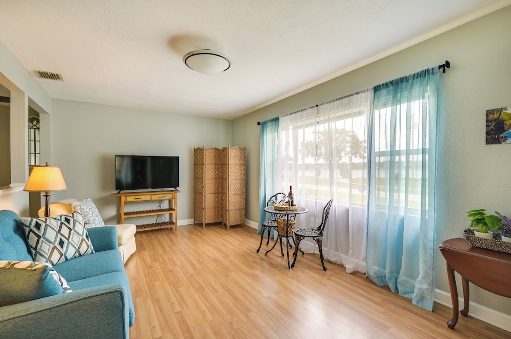 Sunny Lake Wales Getaway - 1 Mi To Downtown - Lake Wales, FL