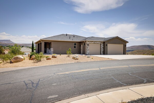 Toquerville Home W/ Mtn Views, Near State Parks! - La Verkin, UT