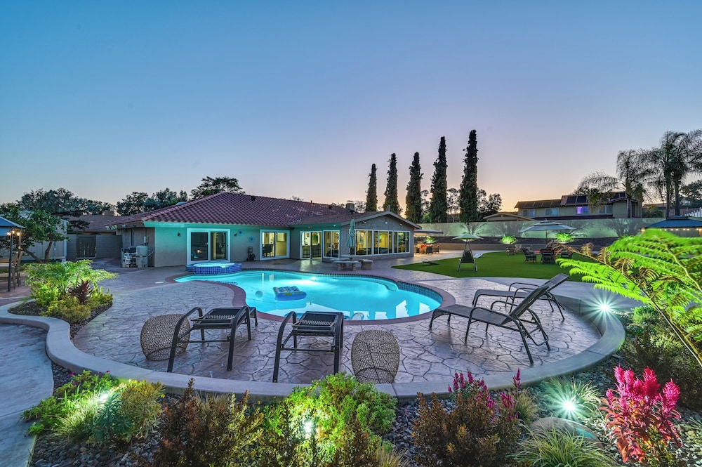 Luxe Family Home In Bonita W/ Private Pool & Spa! - Chula Vista, CA