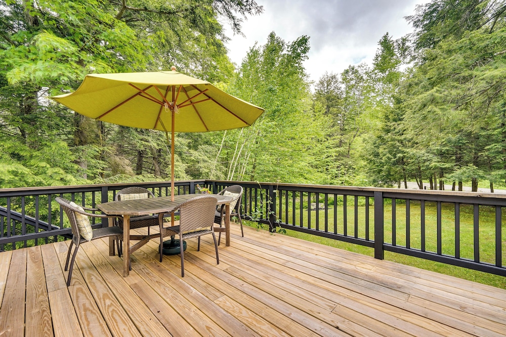 Jamaica Vacation Home W/ Deck: 8 Mi To Skiing! - Jamaica, VT