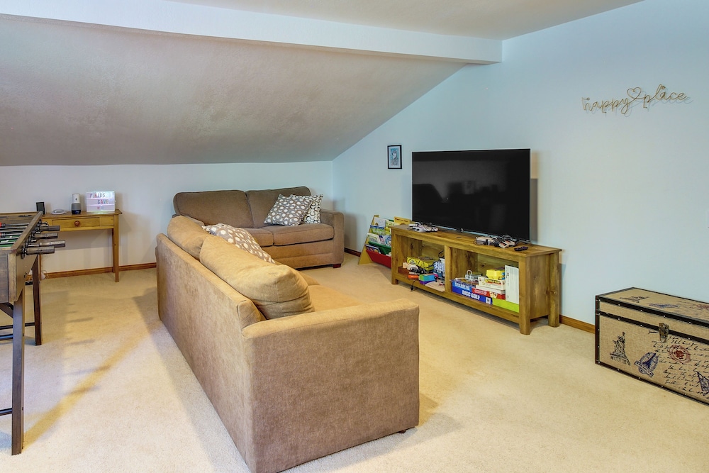 < 1 Mi To Rainbow Lake: Family Home W/ Fire Pit - Pinetop-Lakeside, AZ