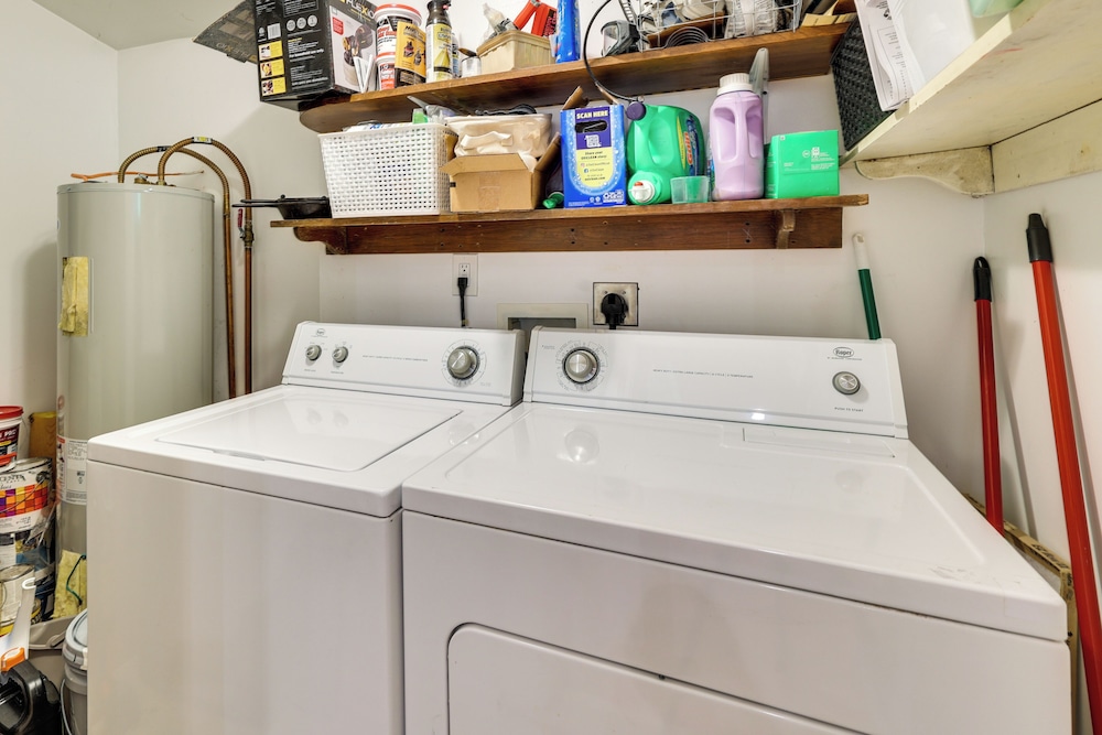 Eureka Springs Vacation Rental < 1 Mi To Downtown - Eureka Springs, AR