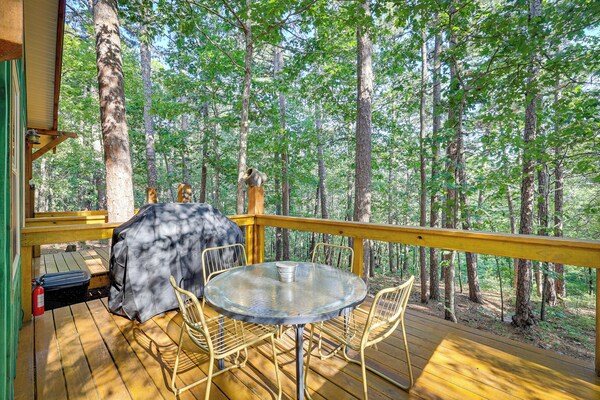 Pet-friendly Eureka Springs Rental W/ Private Deck - Eureka Springs, AR