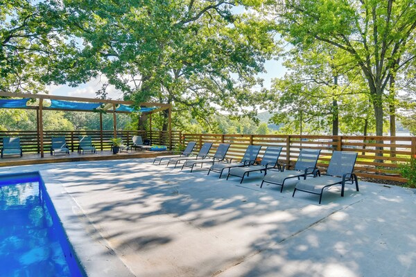 Kimberling City Home: Boat Slip & Lakefront Bliss! - Table Rock Lake