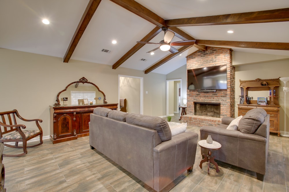 Spacious Baton Rouge Home Rental: 12 Mi To Lsu! - Baton Rouge, LA