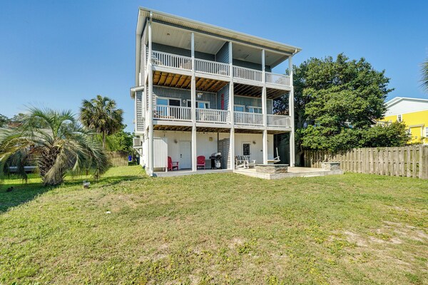 Carolina Beach Lakefront House: Walk To Beach! - Carolina Beach, NC