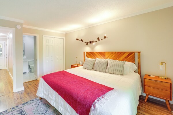 Decks & Views: Scenic Cabin In Beech Mountain! - Beech Mountain, NC