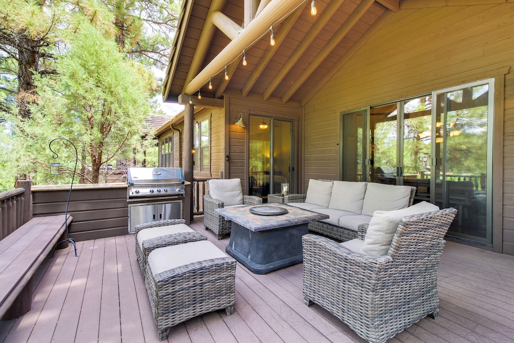 Spacious Torreon Cabin W/ Deck & Gas Grill! - Show Low, AZ