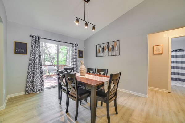 Tallahassee Home W/ Private Deck: 4 Mi To Downtown - Tallahassee, FL