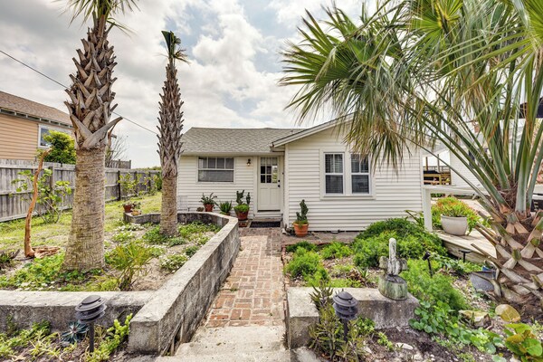 Oceanfront Amelia Island Cottage: Deck & Boardwalk - Amelia Island, FL