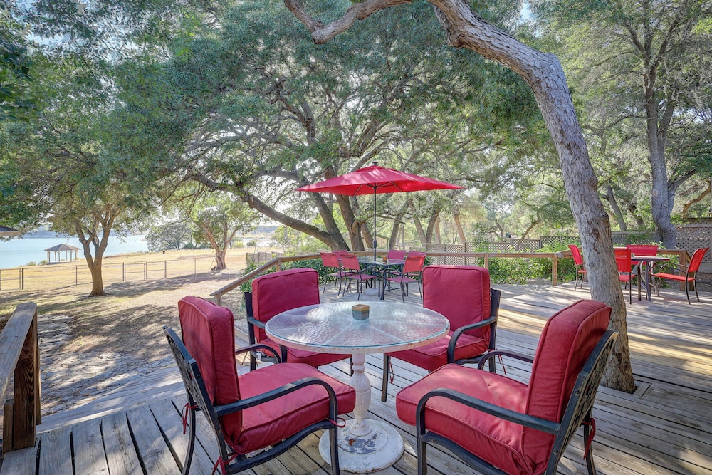 Deck + Cliffside Belton Lake Views: Temple Retreat - Temple, TX