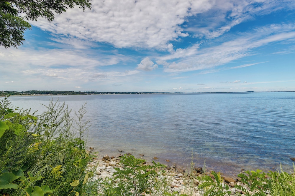 Bayfront Plymouth Gem W/ Sunroom, Steps To Shore! - 매사추세츠