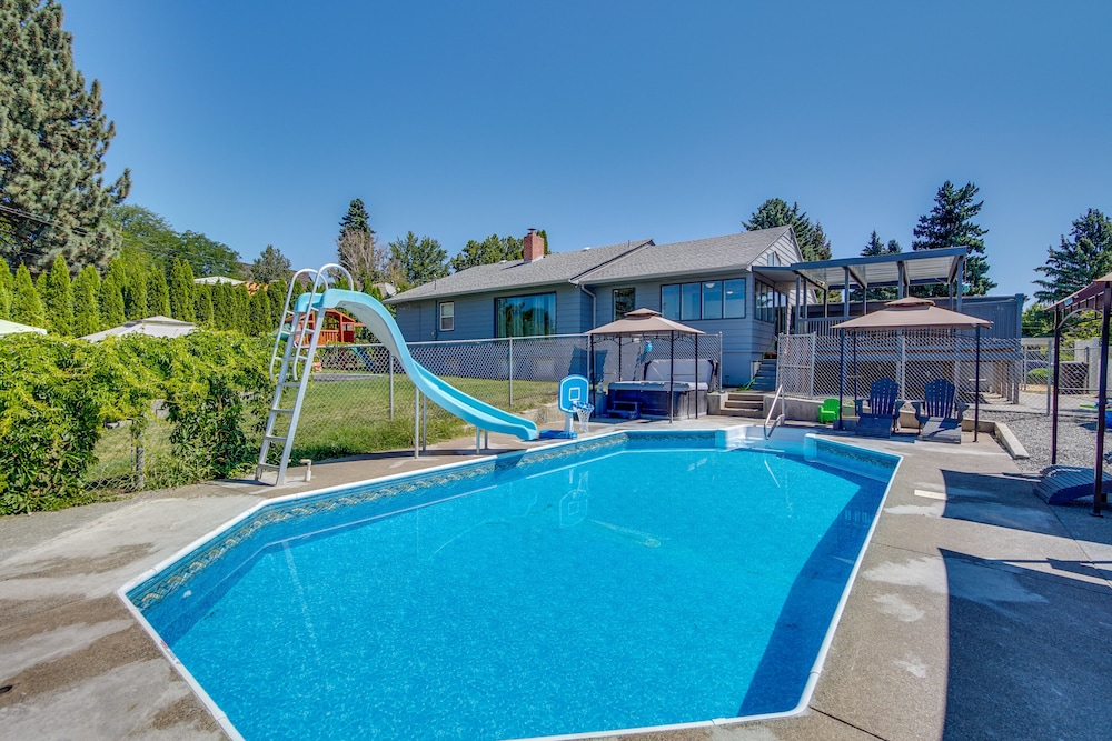 Yakima Home Rental: Seasonal Outdoor Pool, Hot Tub - Yakima, WA