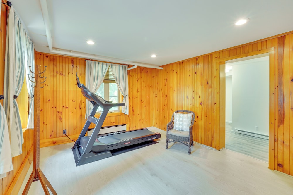 Lakefront Brewster Vacation Rental W/ Private Dock - Brewster, NY