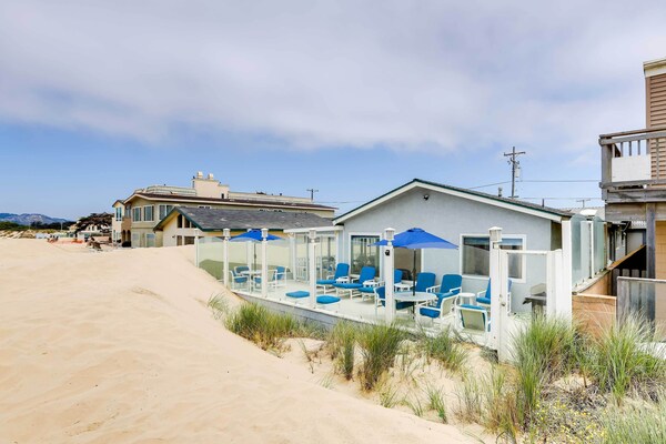 Between The Dunes: Breezy Beachfront Oceano Home! - Oceano, CA