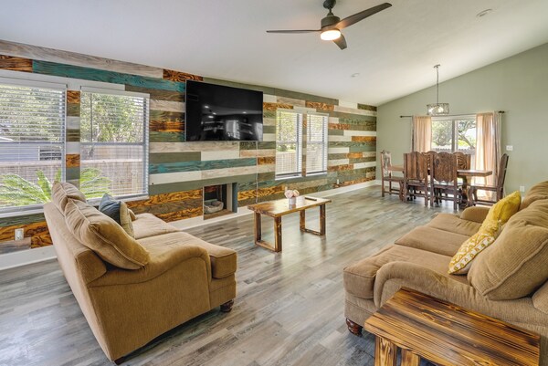 Rockport Vacation Rental W/ Hot Tub & Fire Pit! - Bayside, TX