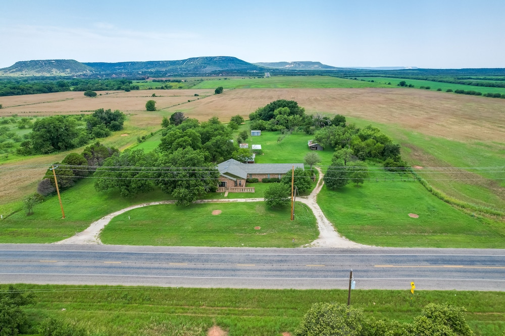 Serene Buffalo Gap Oasis On 4 Secluded Acres! - Elm Creek, Texas